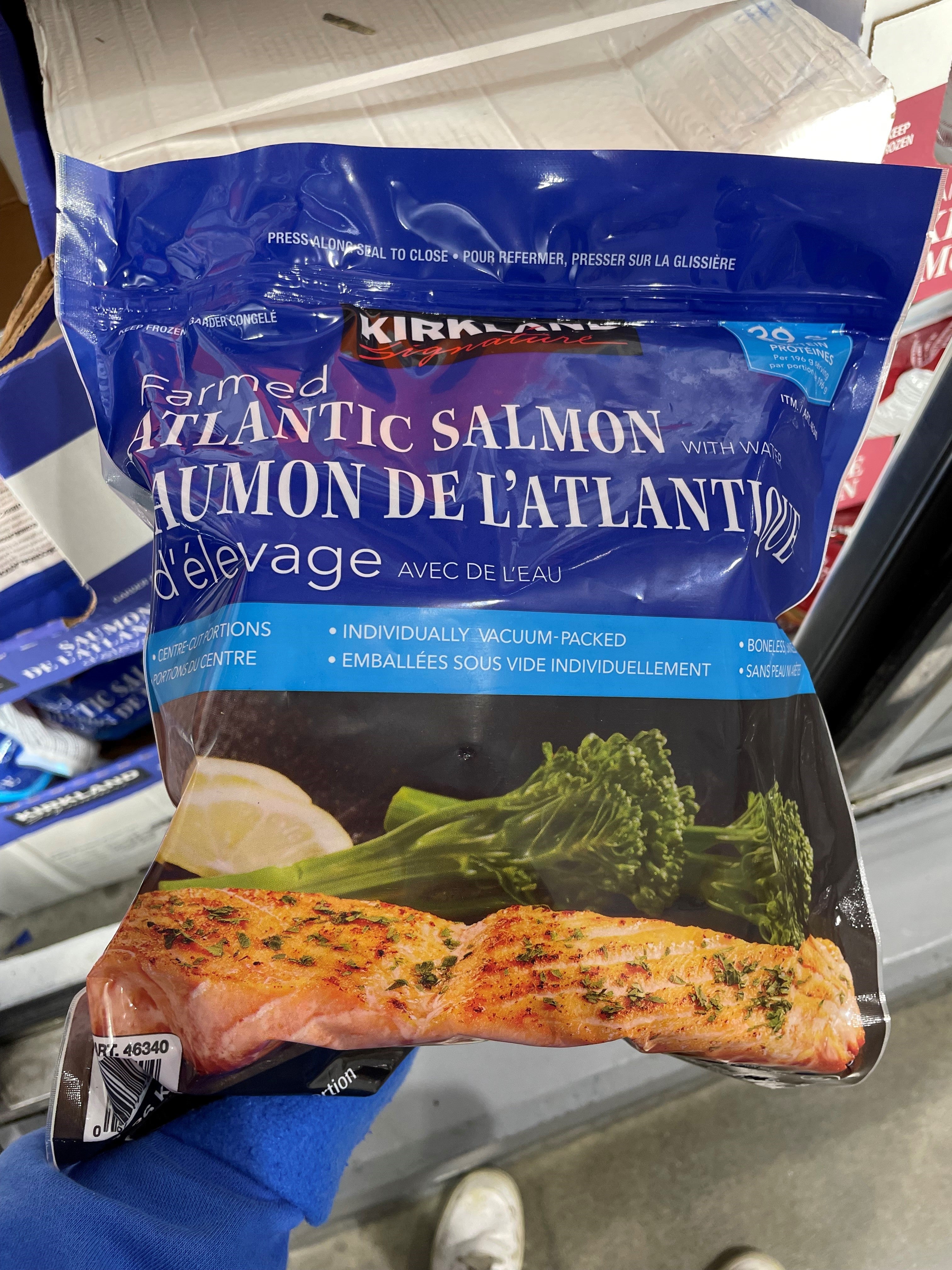 Kirkland Signature Farmed Frozen Atlantic Salmon - 1 x 1.36 Kilos ...